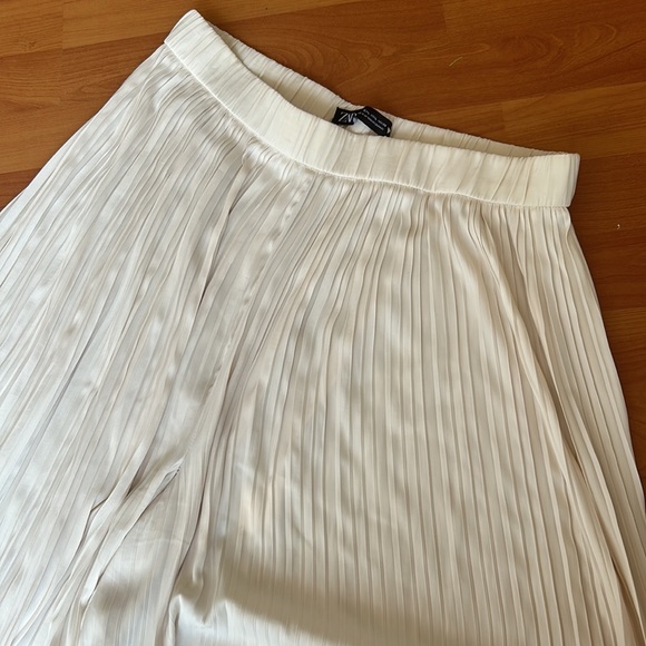 Zara | Pants & Jumpsuits | Zara Plisse Pleated Palazzo Pant | Poshmark